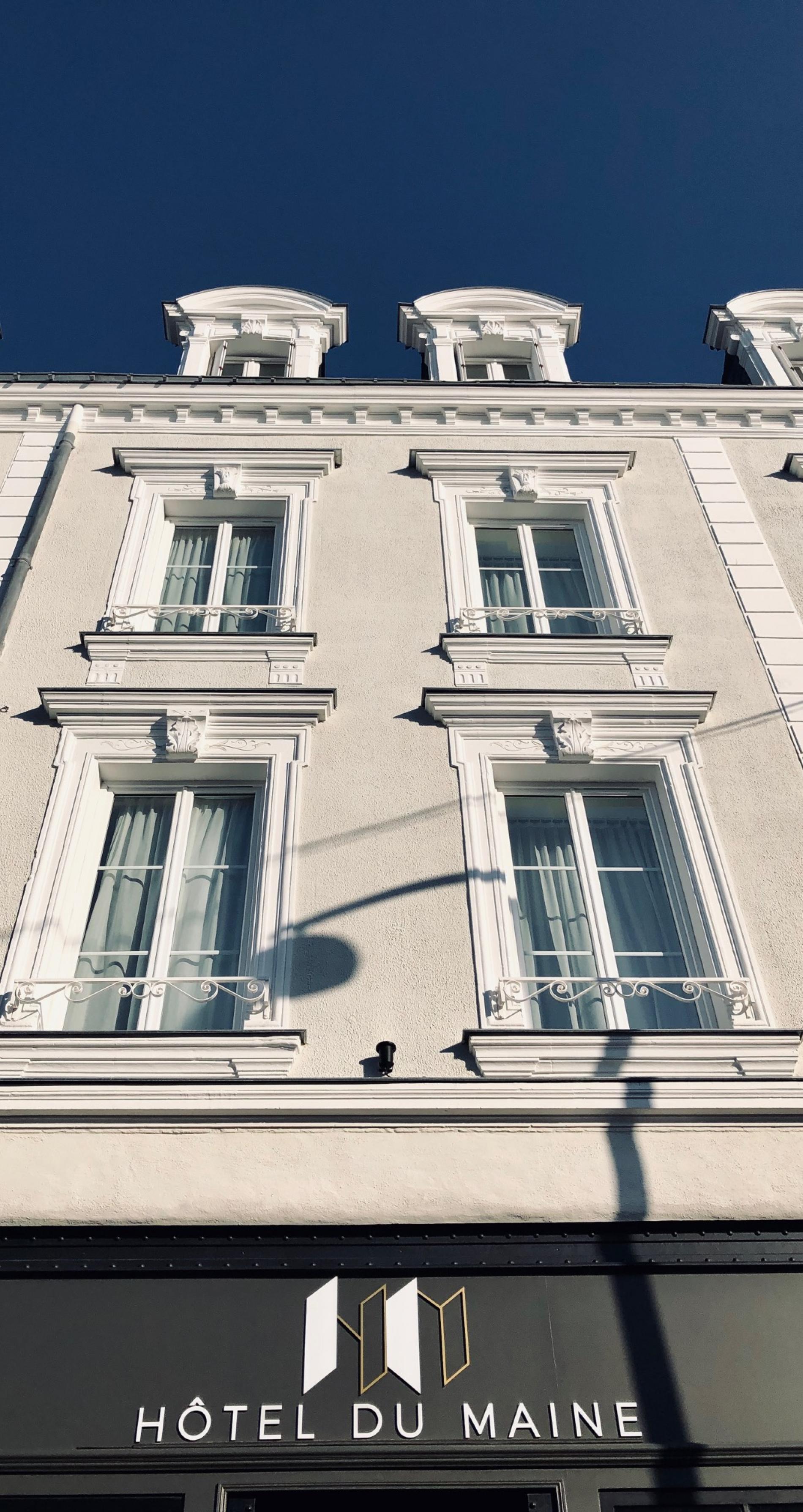 ∞Logis Hôtel*** à Laval proche de la gare